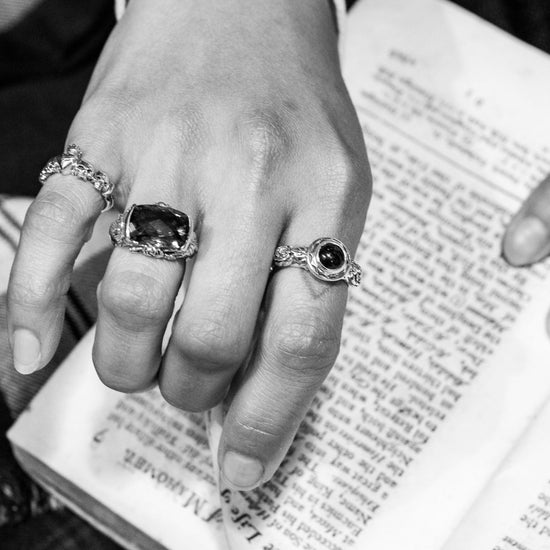 Blood Moon – Clocks and Colours