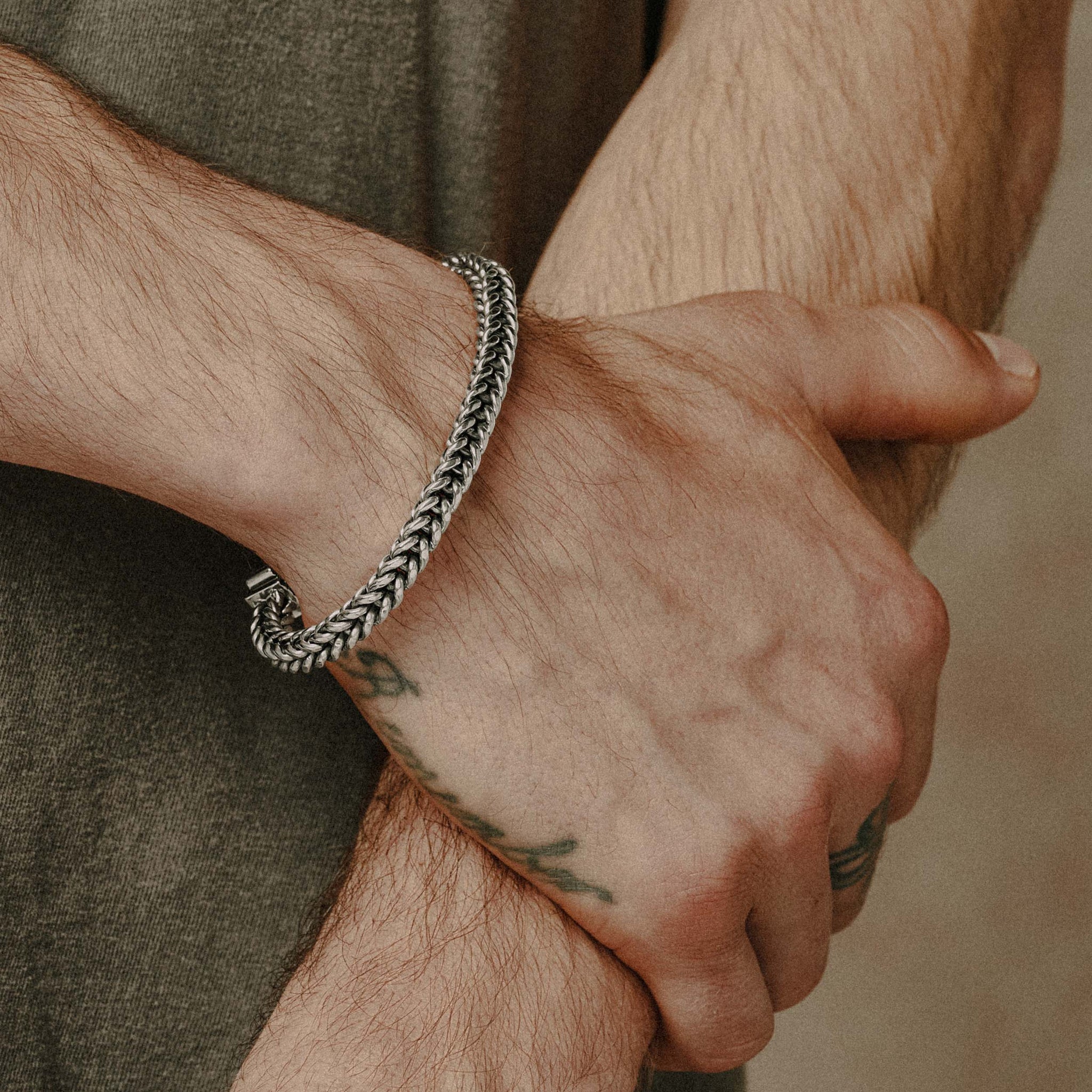 Resurrection Bracelet from Clocks and Colours